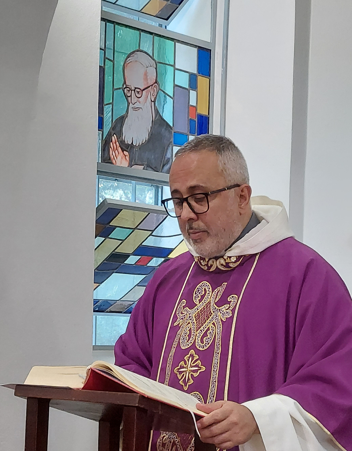 Aliança de Amor: A MTA educa um monge – Schoenstatt
